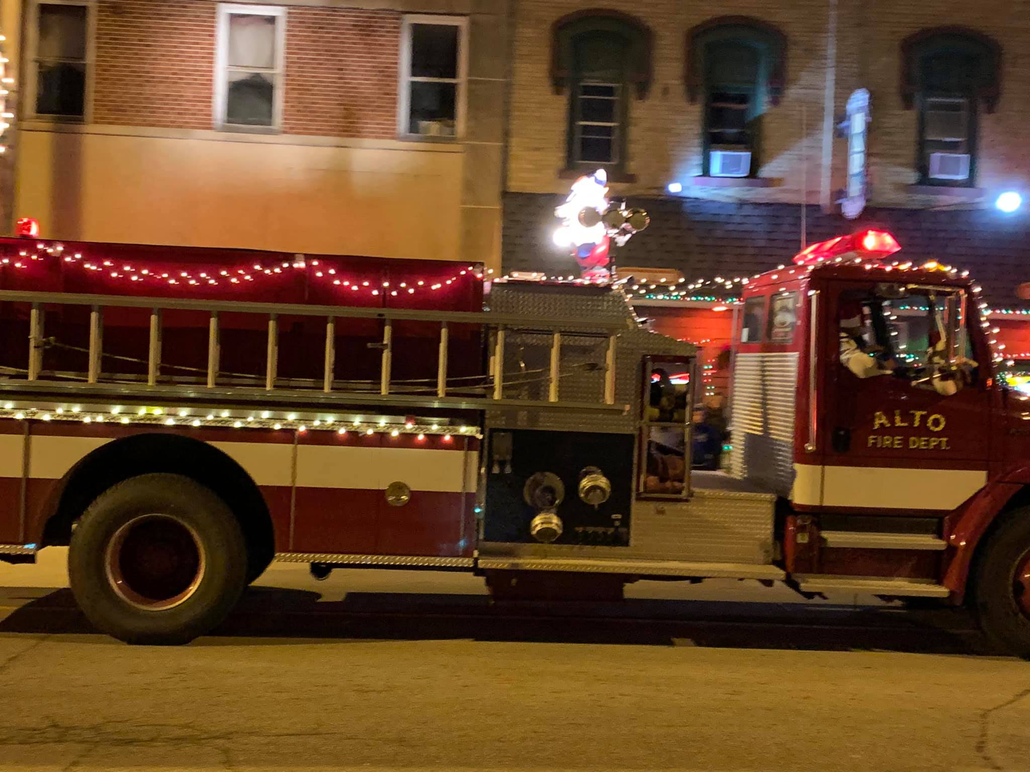 Pictures from Annual Christmas Parade – Village of Brandon