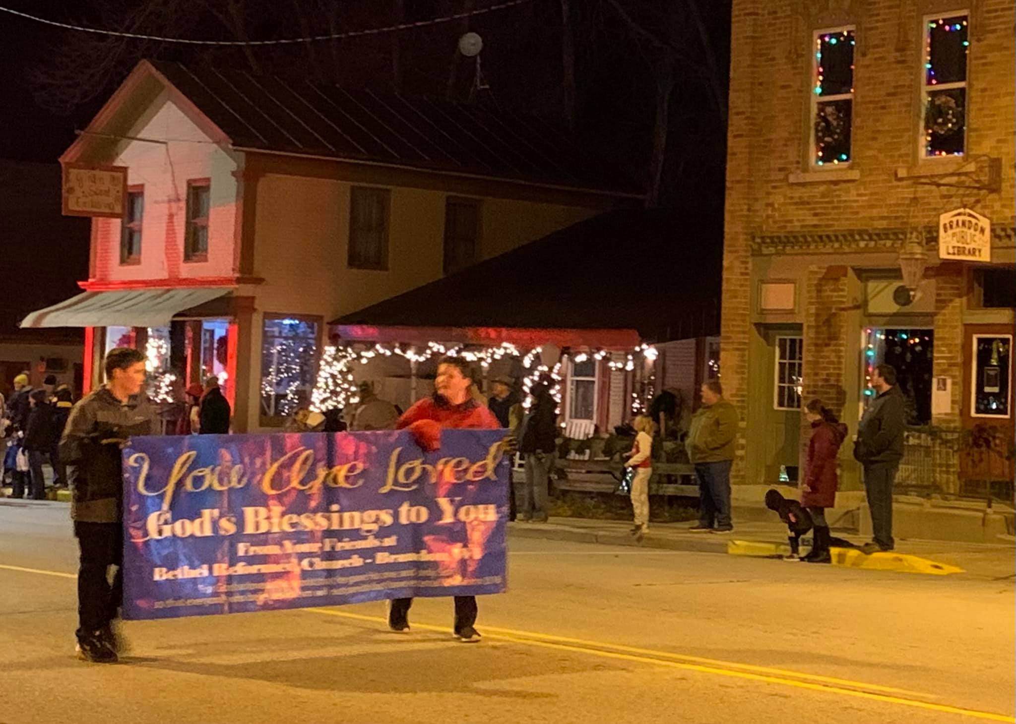 Pictures from Annual Christmas Parade – Village of Brandon